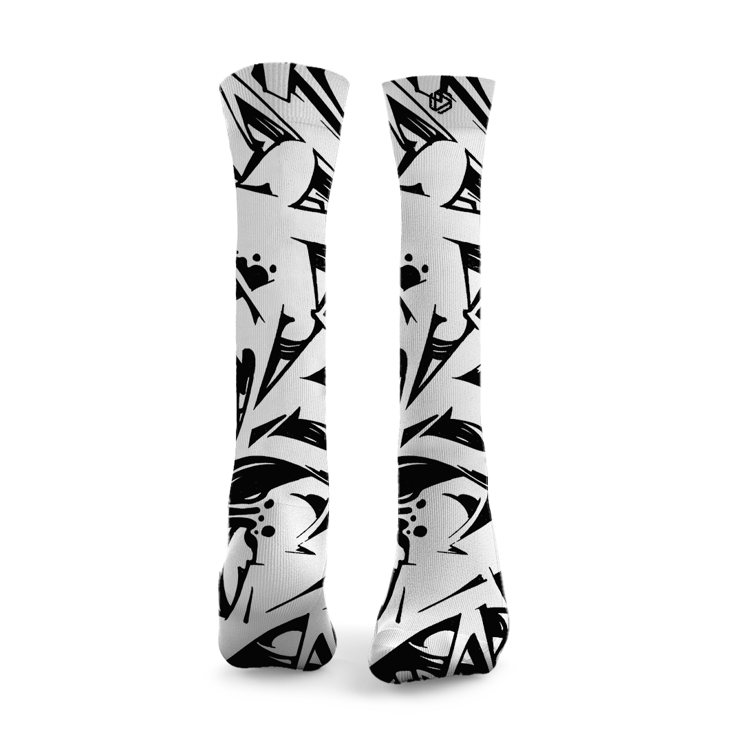 Graffiti Black & White Snow Socks – H E X X E E